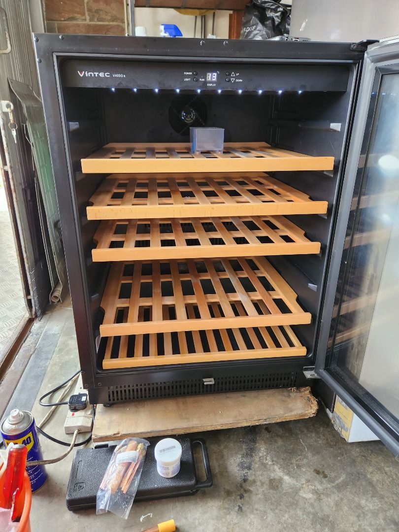 VINTEC Wine Chiller 40 Bottles V40SGEBK, TV & Home Appliances, Kitchen ...