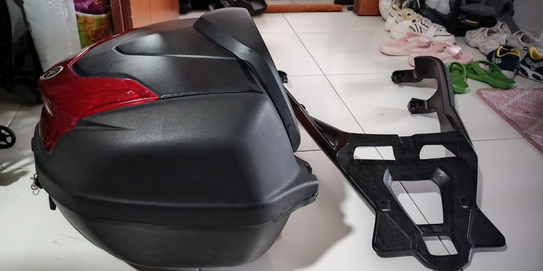 Yamaha xmax original box 39L and back rest original rack and 2 key ...