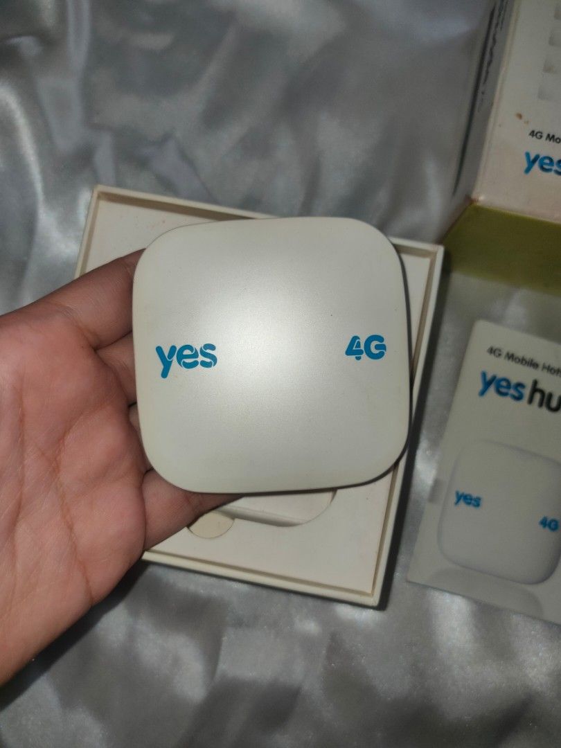Yes Huddle Xs 4G Mobile Hotspot, Mobile Phones & Gadgets, Other Gadgets ...