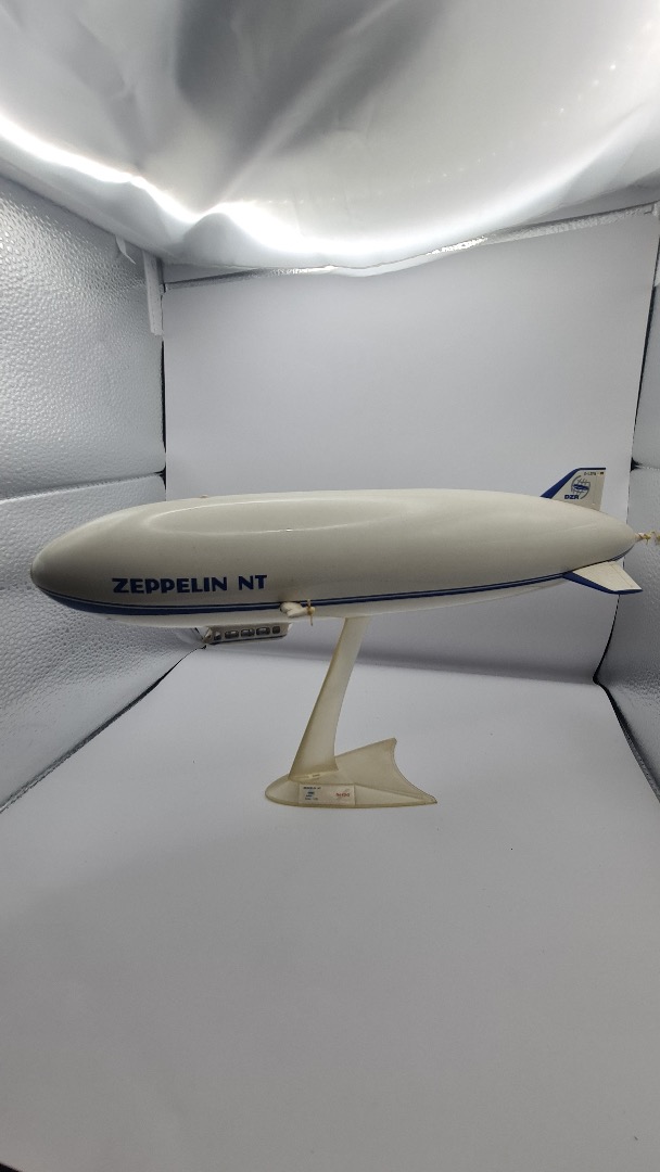 1:200 Model Herpa Zeppelin NT, Hobbies & Toys, Toys & Games on Carousell
