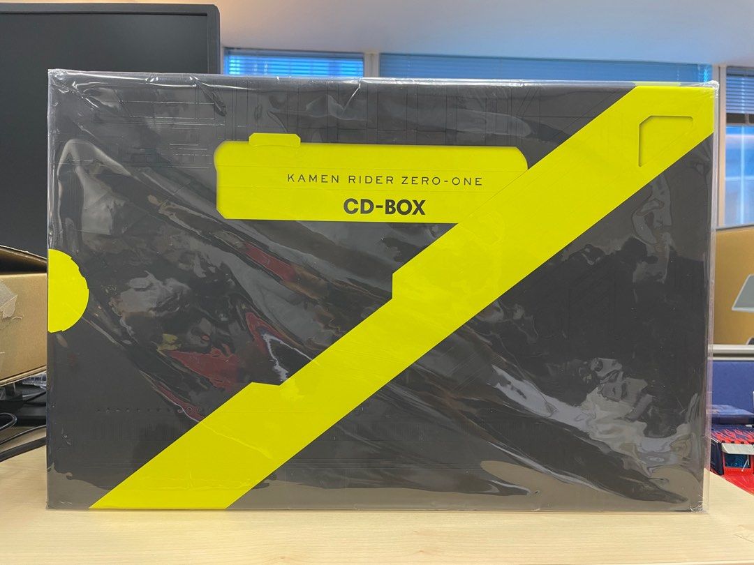 幪面 超人 ZERO ONE CD Box set 連 伊兹 藍芽 Bluetooth 耳機, 興趣及遊戲, 玩具 & 遊戲類 - Carousell