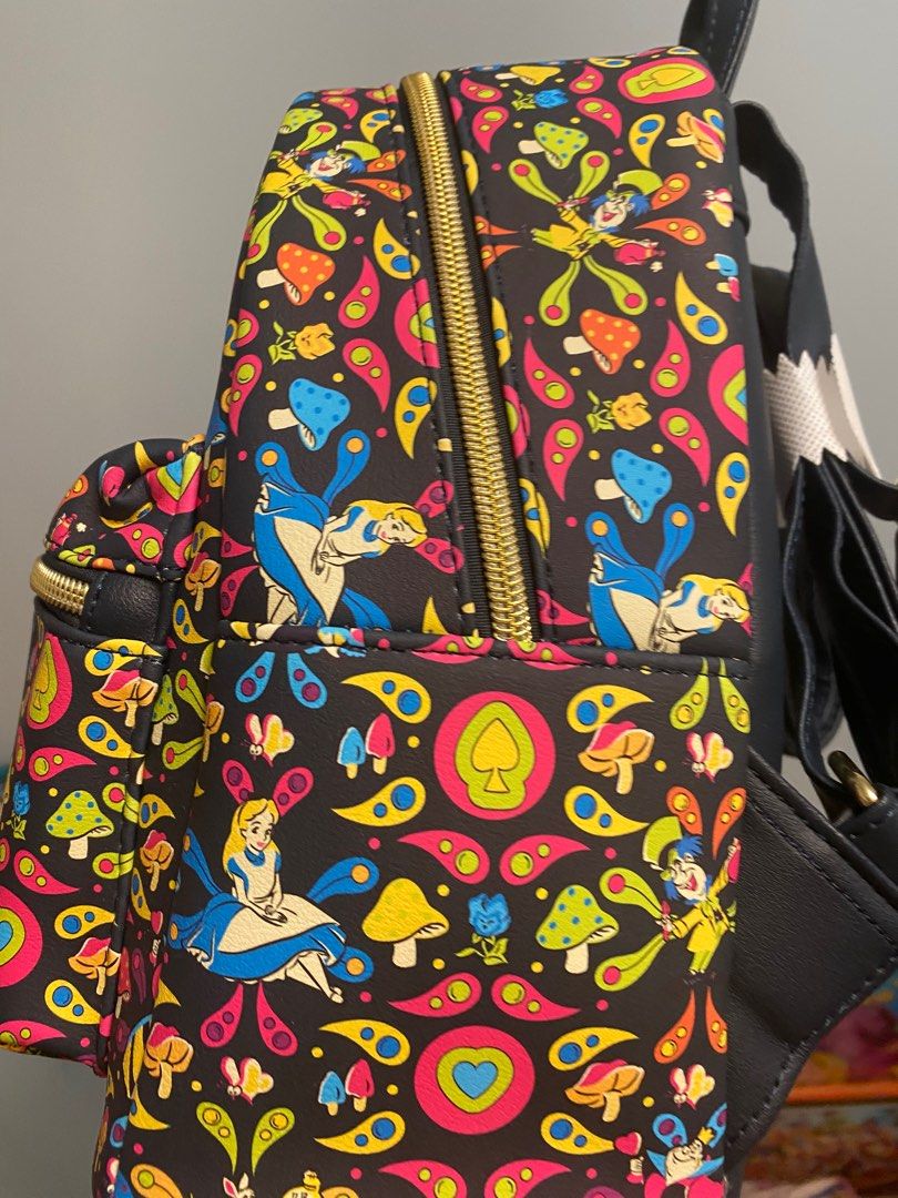 Alice in wonderland backpack, 女裝, 手袋及銀包, 背囊 - Carousell