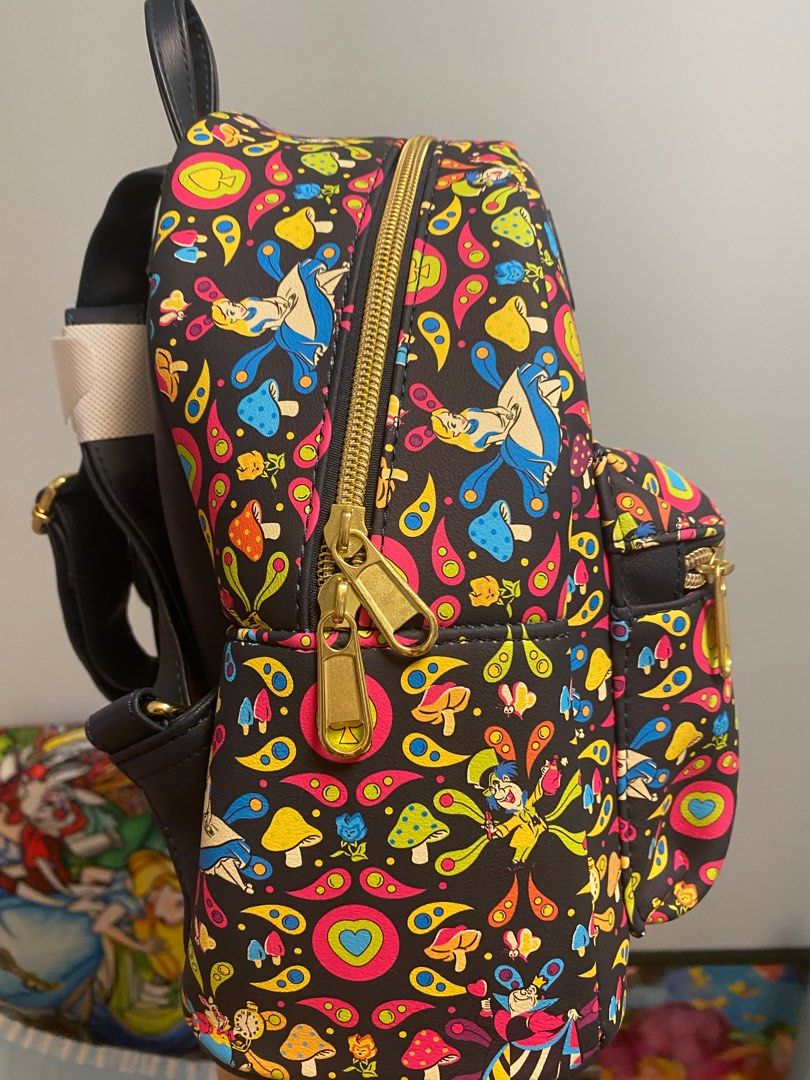Alice in wonderland backpack, 女裝, 手袋及銀包, 背囊 - Carousell