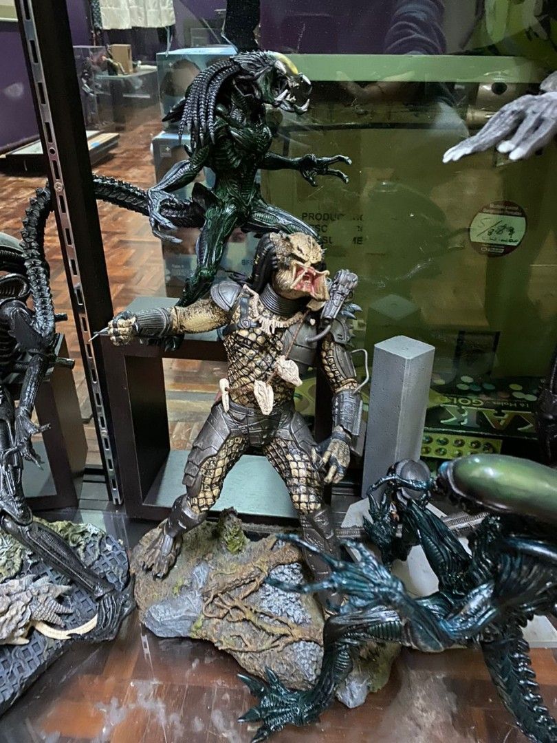 Alien Vs Predator Figures, Hobbies & Toys, Toys & Games on Carousell