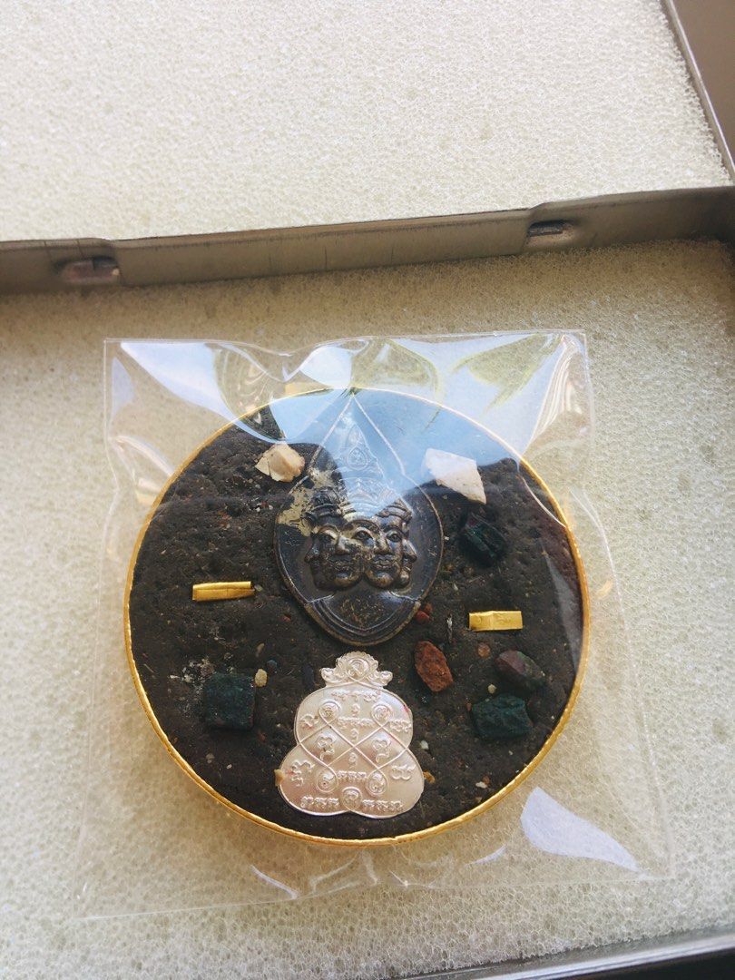 Amulet , Ajarn Tom Wat Tha Sabeng Roon Yai Dai Dee (big good in life ...