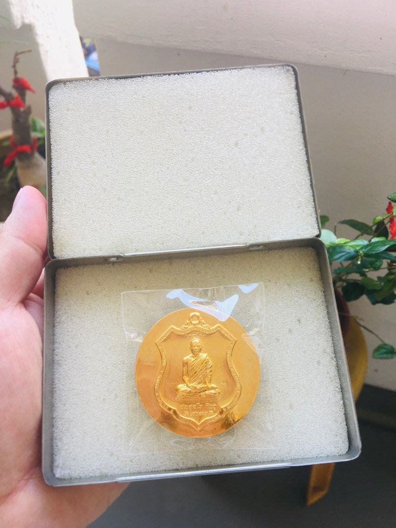 Amulet , Ajarn Tom Wat Tha Sabeng Roon Yai Dai Dee (big good in life ...