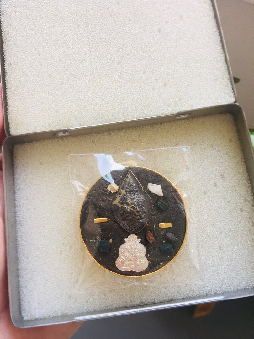 Amulet , Ajarn Tom Wat Tha Sabeng Roon Yai Dai Dee (big good in life ...