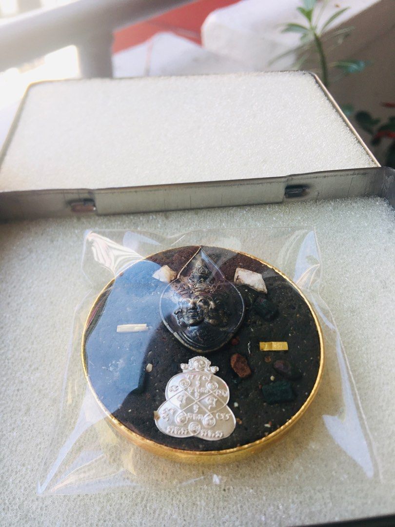 Amulet , Ajarn Tom Wat Tha Sabeng Roon Yai Dai Dee (big good in life ...