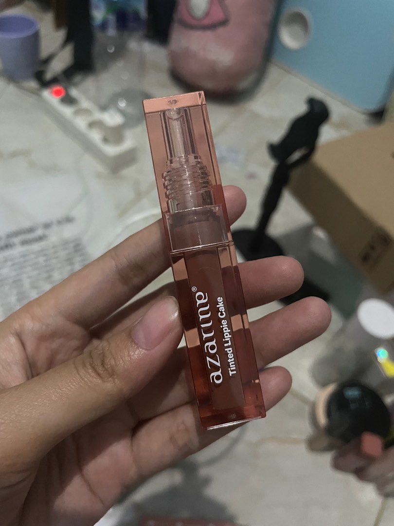 Azarina x red velvet tinted lippie choco biscuit, Kesehatan ...