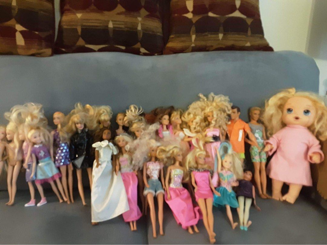 Barbies -₱200 and up, Hobbies & Toys, Toys & Games on Carousell