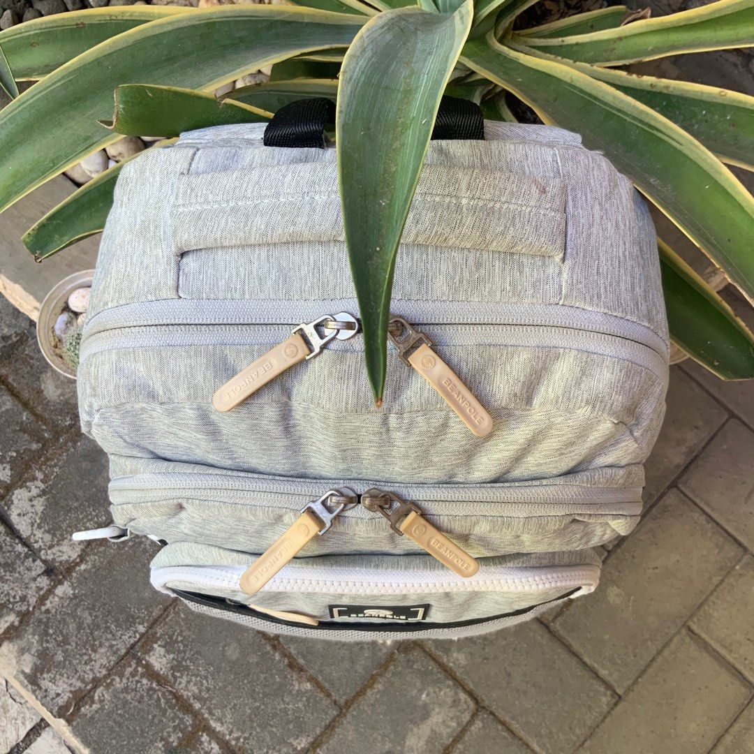 BEANPOLE OUTDOOR BACKPACK LIGHT GREY on Carousell