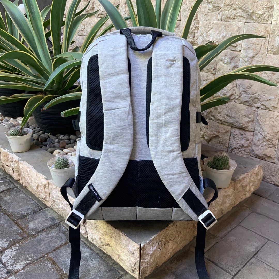 BEANPOLE OUTDOOR BACKPACK LIGHT GREY on Carousell