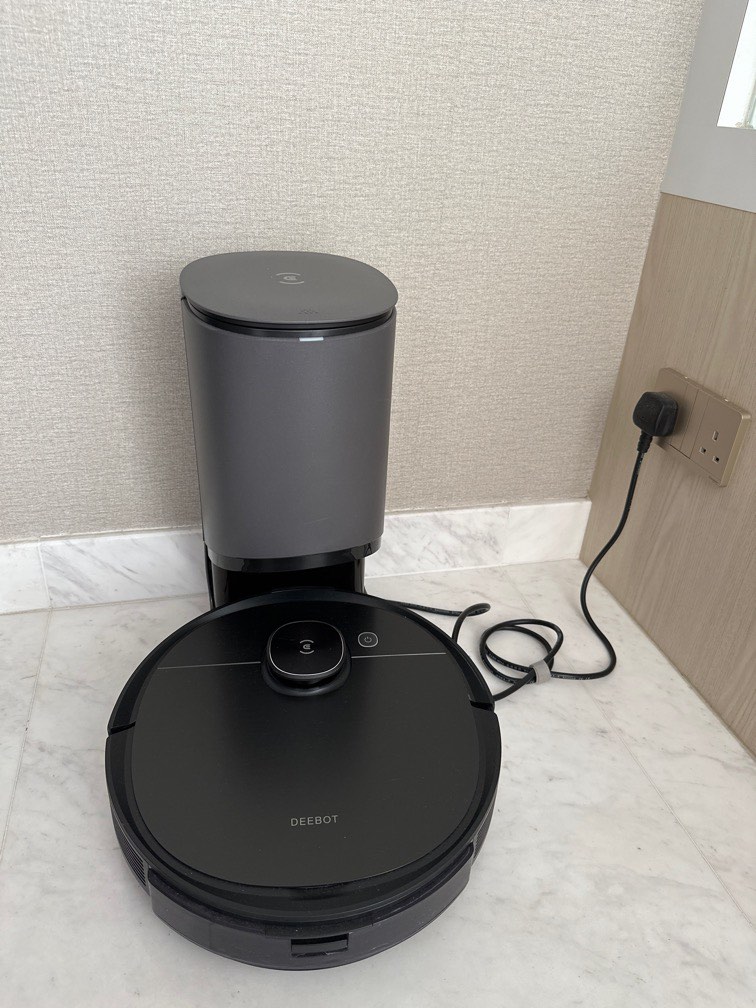 Ecovacs T8 Deebot Robot Vaccum with Stand, TV & Home Appliances, Vacuum ...
