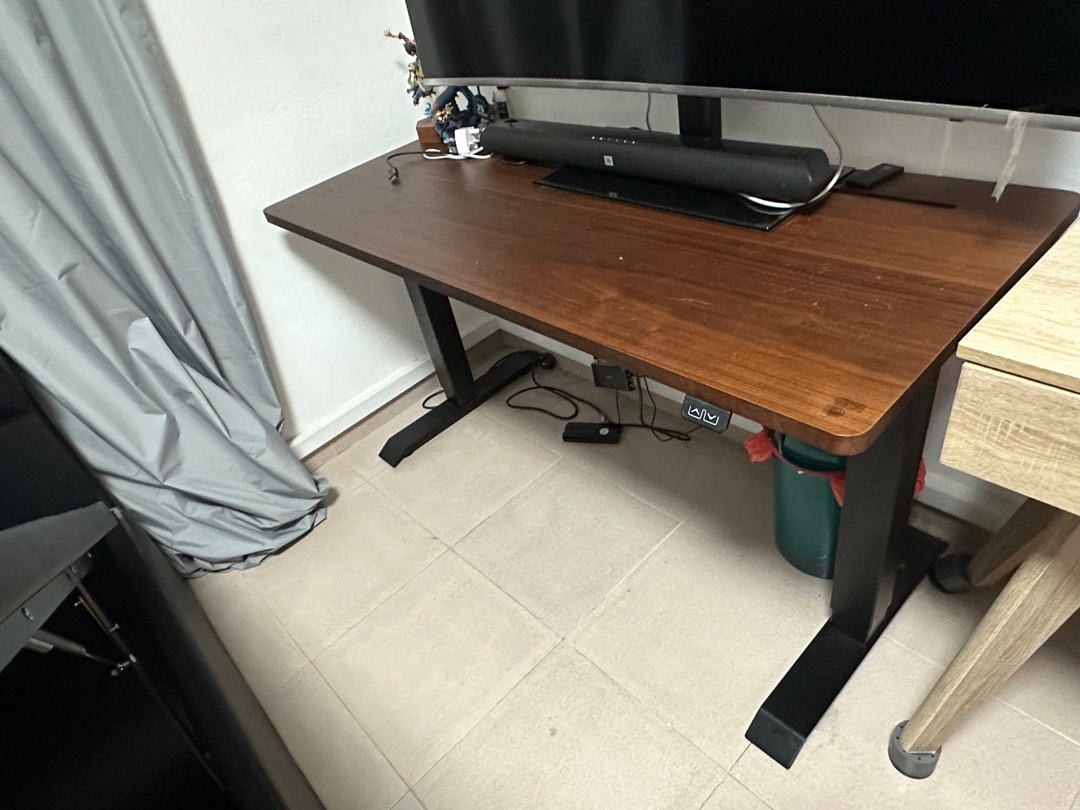 Everdesk+ lite, aged darkened Walnut standing table, Furniture & Home ...