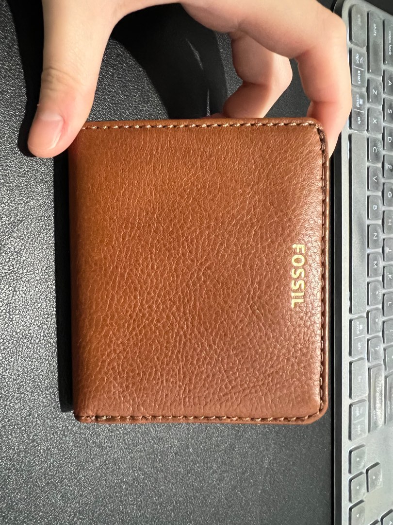 Fossil wallet, Women's Fashion, Bags & Wallets, Wallets & Card Holders ...