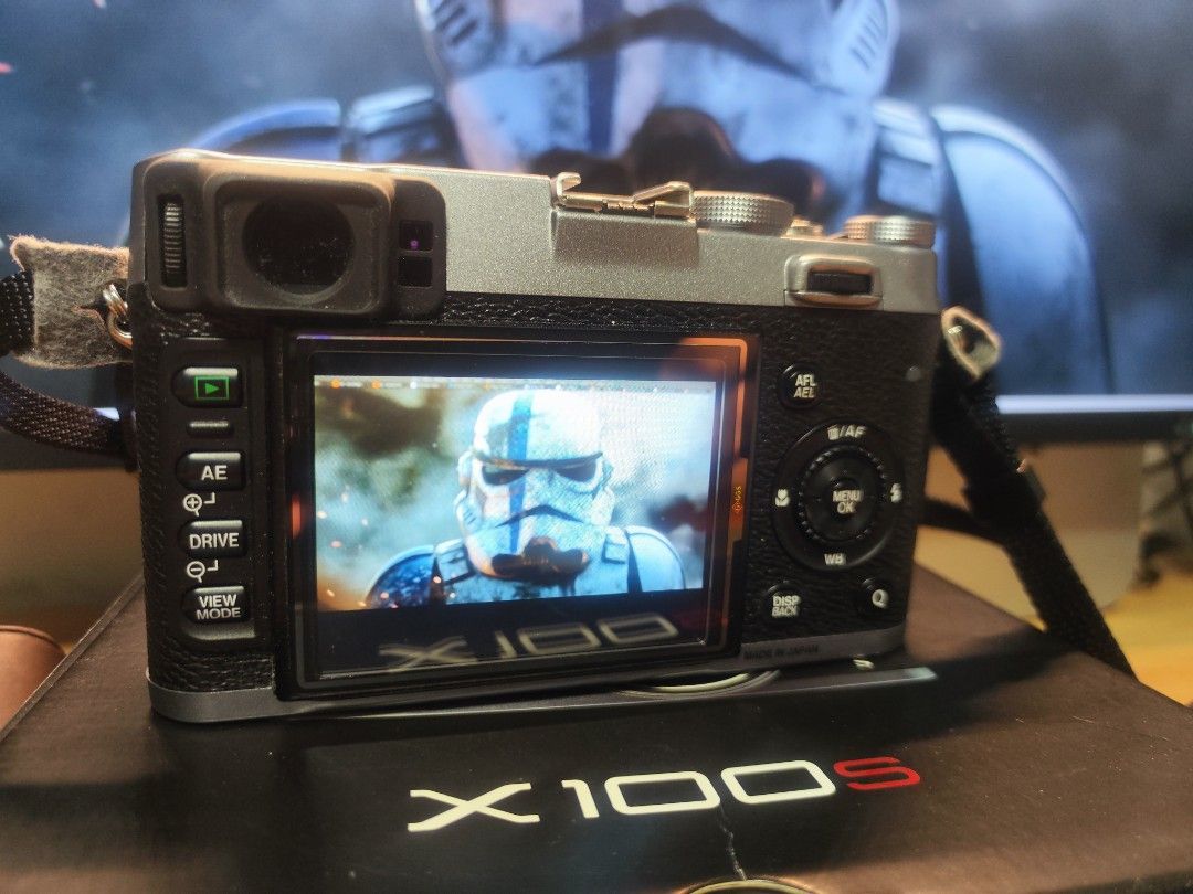 Fujifilm X100s (Full Set), Photography, Cameras on Carousell