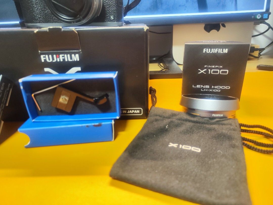 Fujifilm X100s (Full Set), Photography, Cameras on Carousell