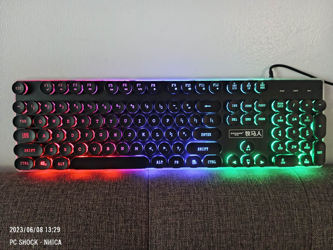 GIGAWARE RETRO PUNK LUMINOUS RGB KEYBOARD BLACK on Carousell