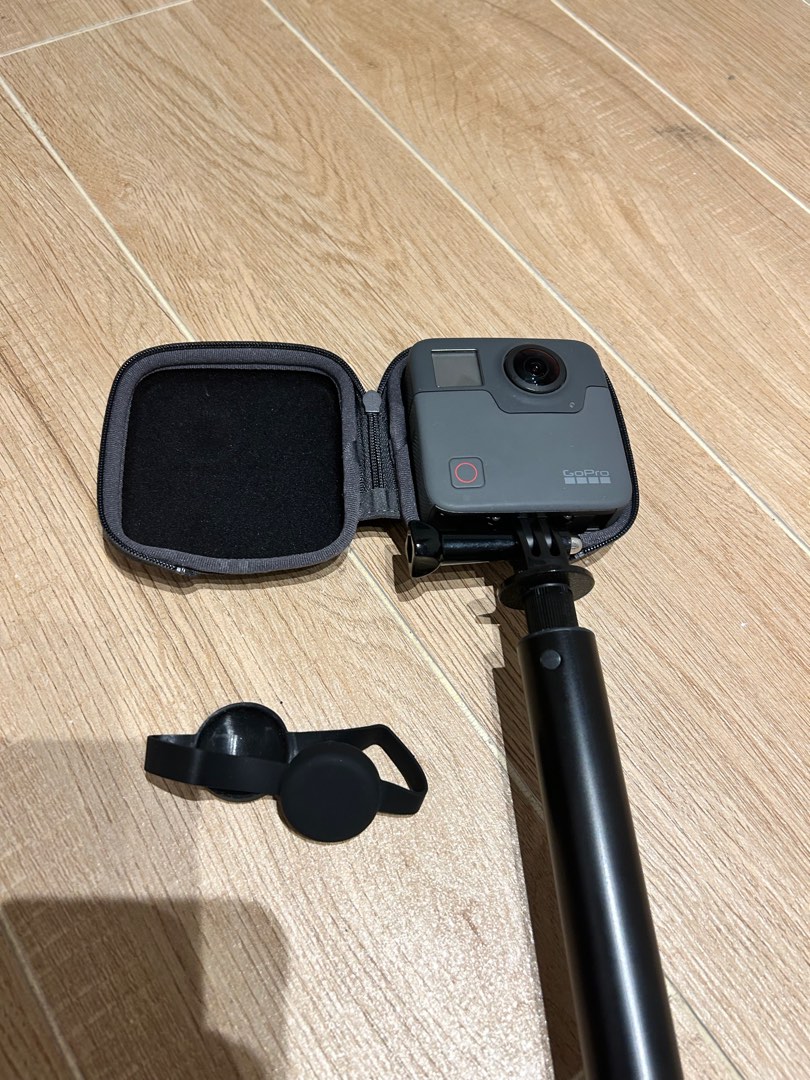 Gopro Hero Fusion - 360 Camera with case, extendable arm, Photography ...