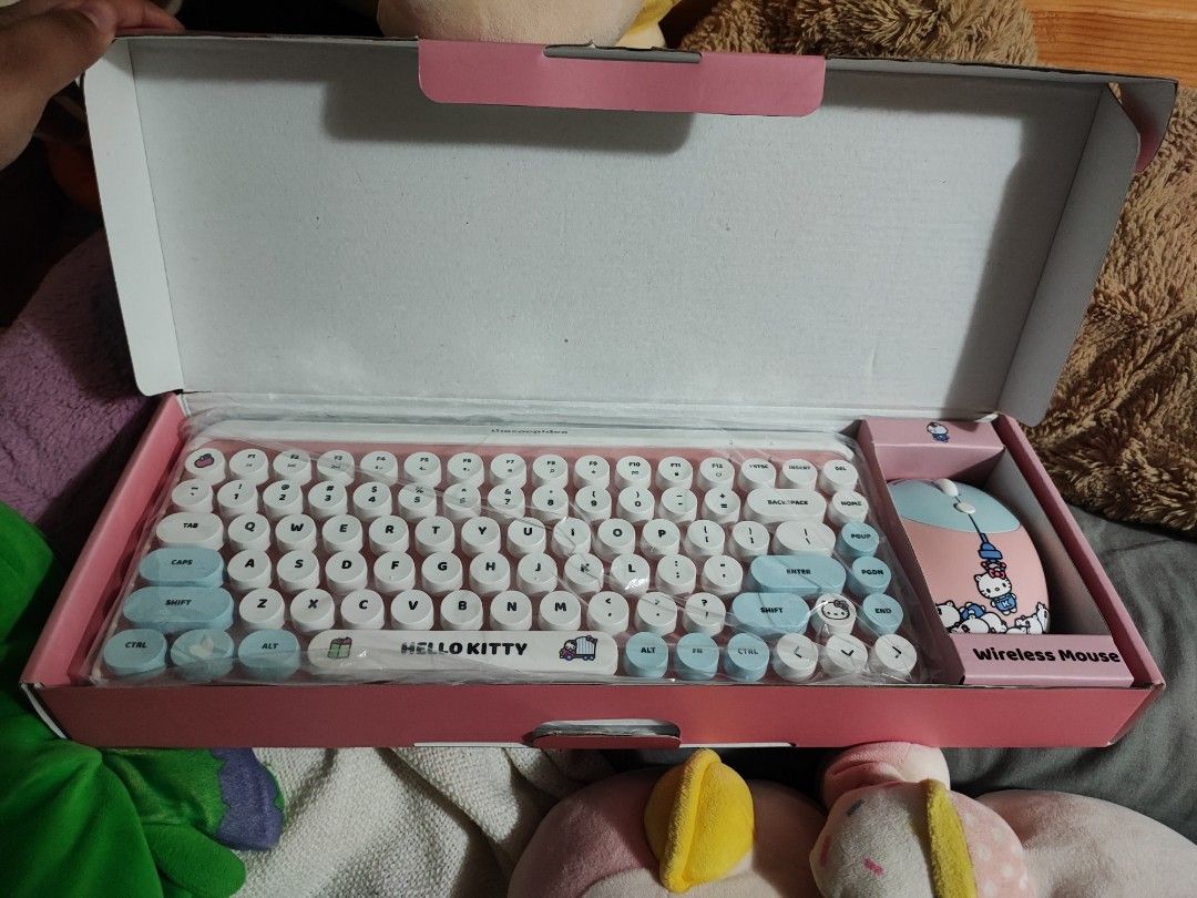 Hello Kitty KeyBoard Set, 電腦＆科技, 電腦周邊及配件, 電腦鍵盤及相關產品 - Carousell