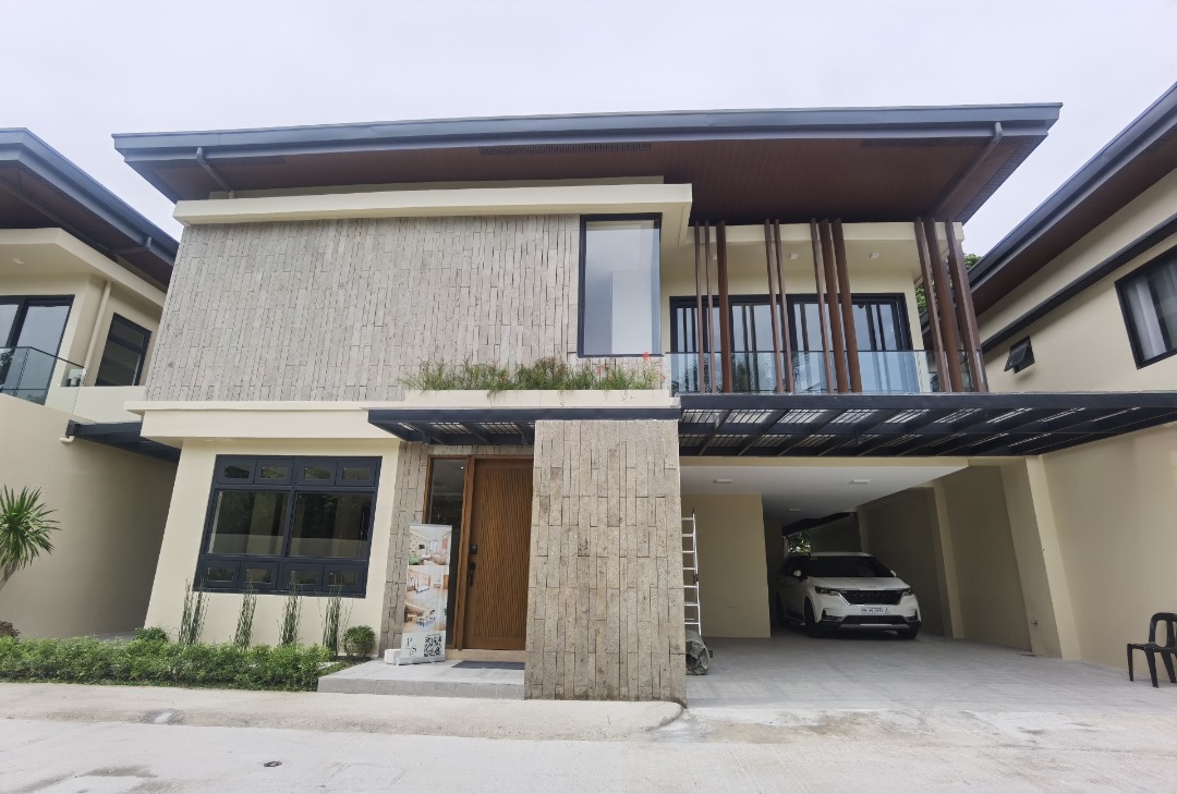 High End TWO-STOREY Single Detached House in BF Heva near Concha Drive ...