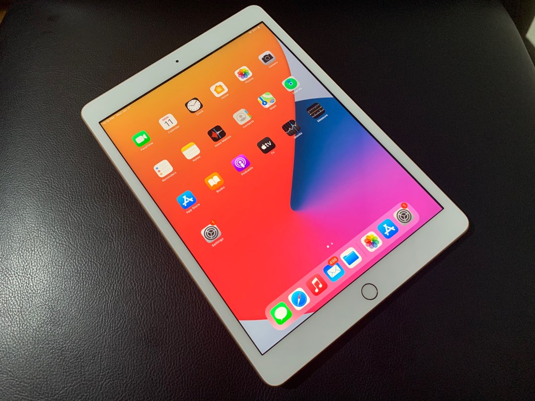 Ipad 8th gen 32GB LTE complete on Carousell