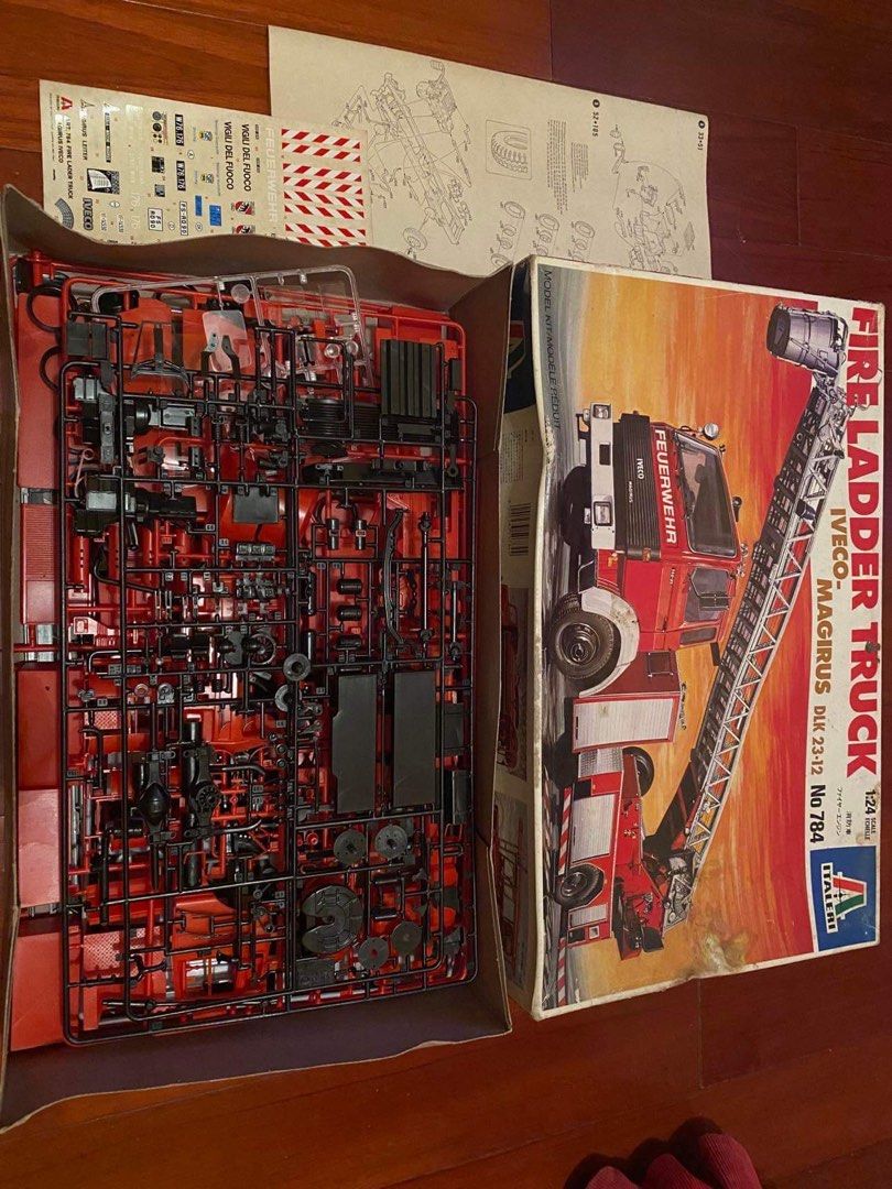 ITALERI Iveco-Magirus DLk 23-12 Fire Ladder Truck 1:24 Scale Model Kit ...
