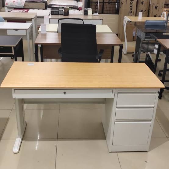 Meja kerja rangka besi informa, Perabotan Rumah di Carousell