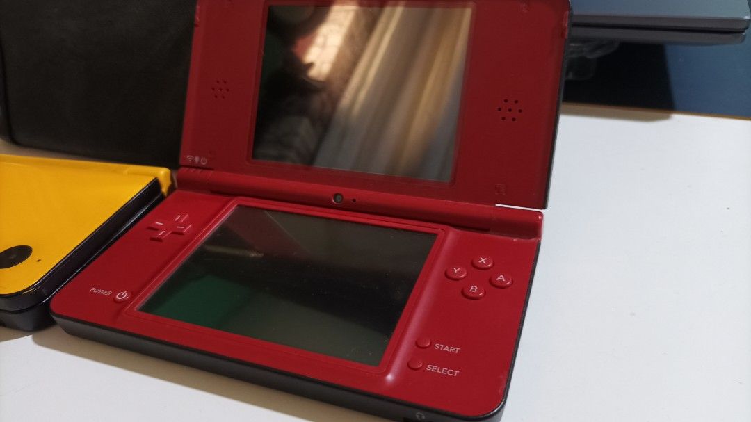 ( 1 Free Ds) Nindento DSi XL, Video Gaming, Video Game Consoles ...