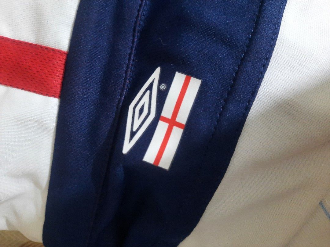 Original Umbro England 2003/5 football shirt with Tag on Carousell