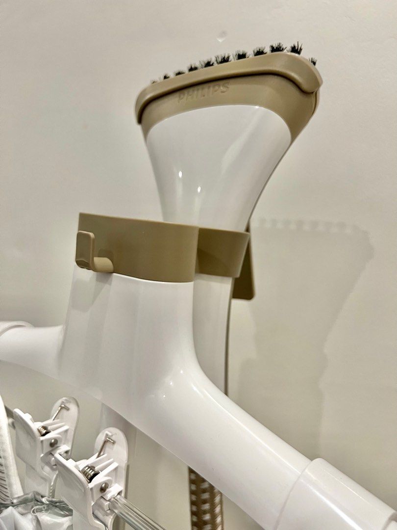 Philips Easy Touch Plus Garment Steamer GC524 on Carousell