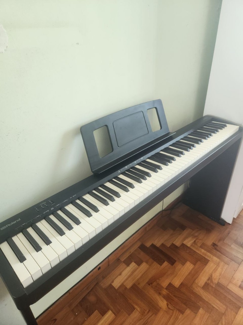 Piano Roland FP-10 (weighted keys) with wooden stand and 8 accessories ...