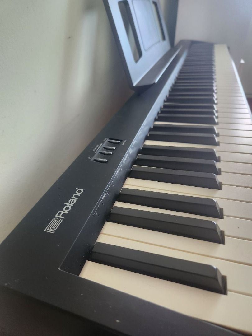 Piano Roland FP-10 (weighted keys) with wooden stand and 8 accessories ...
