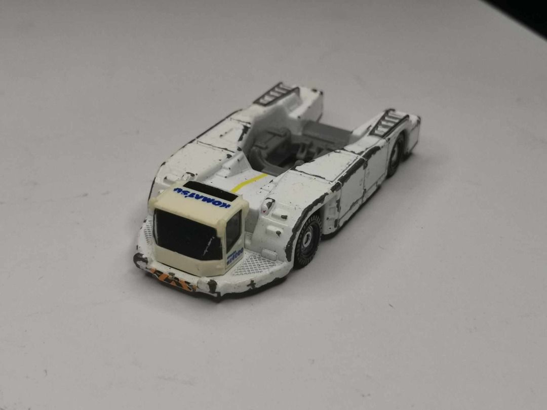 preowned tomica Komatsu Towbarless Tractor WZ4000, Hobbies & Toys, Toys ...