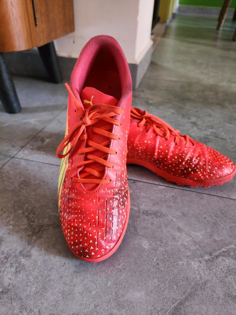 Puma Ultra Ultimate UK9.5, Sports Equipment, Sports & Games, Racket ...