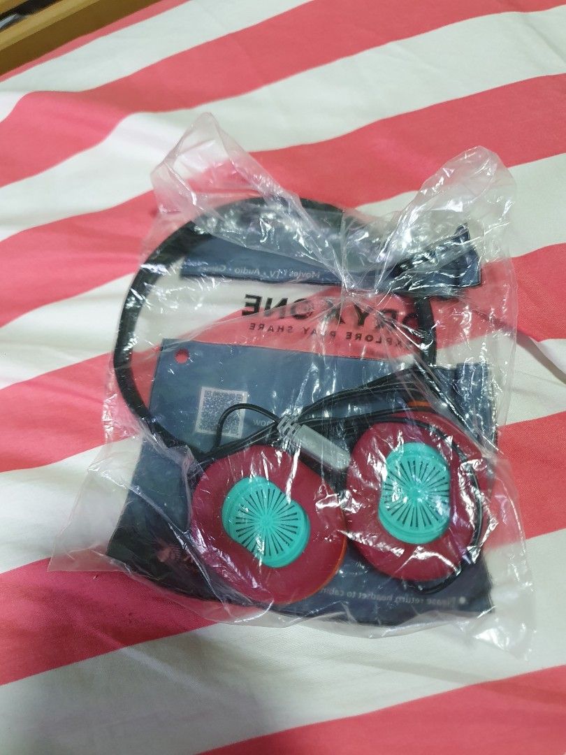 Qatar Airways Oryx one handset, Audio, Headphones & Headsets on Carousell