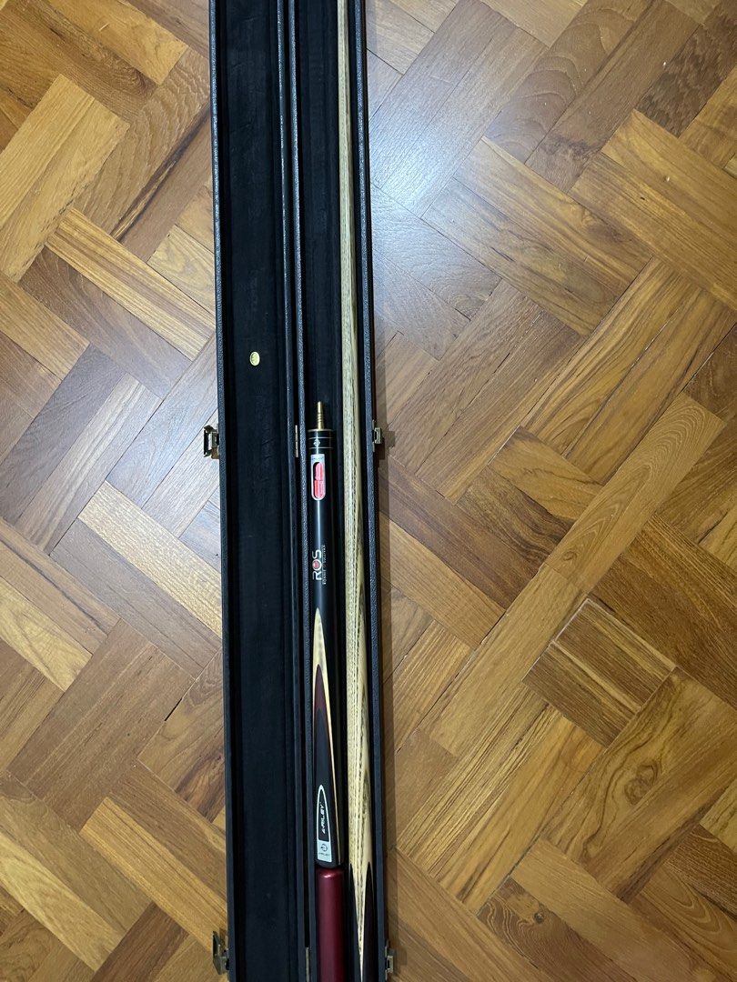 Riley Pool table Cue, Sports Equipment, Sports & Games, Billiards ...