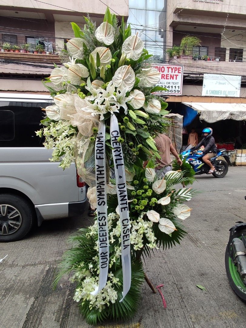 Special Wreath Standee Arrangement, Hobbies & Toys, Stationary & Craft ...