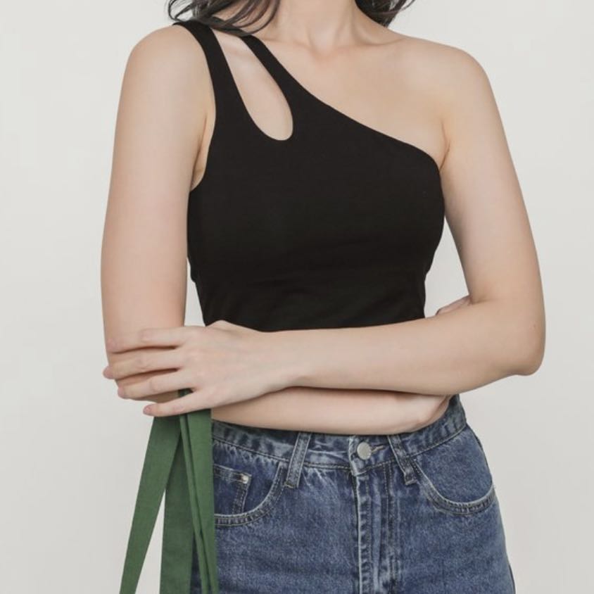ttr jax cut out toga top, Women's Fashion, Tops, Sleeveless on Carousell