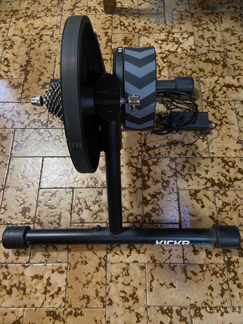 Wahoo Kickr Core smart trainer w/ ultegra rear cogs 11s(11-28) on Carousell