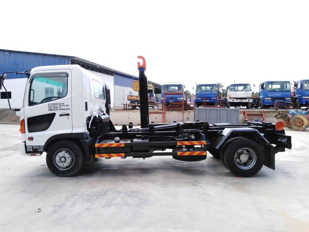 2021 Hino Roll On Roll Off Lorry (Lori RORO), Cars, Cars for Sale on ...