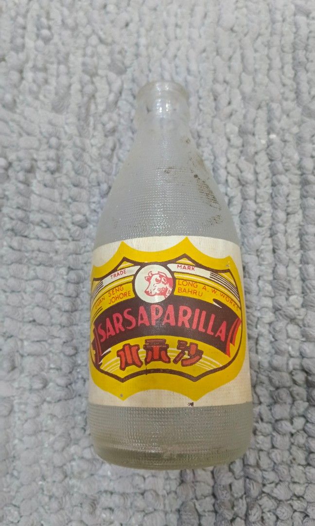 Botol minuman kaca, Hobbies & Toys, Collectibles & Memorabilia, Vintage ...