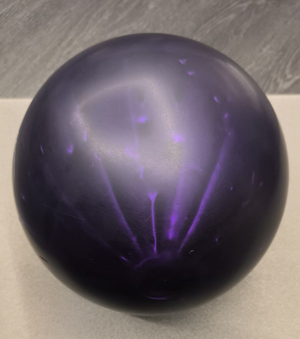 Bowling ball - Purple Hammer Urethane 14 lbs, Sports Equipment, Sports ...