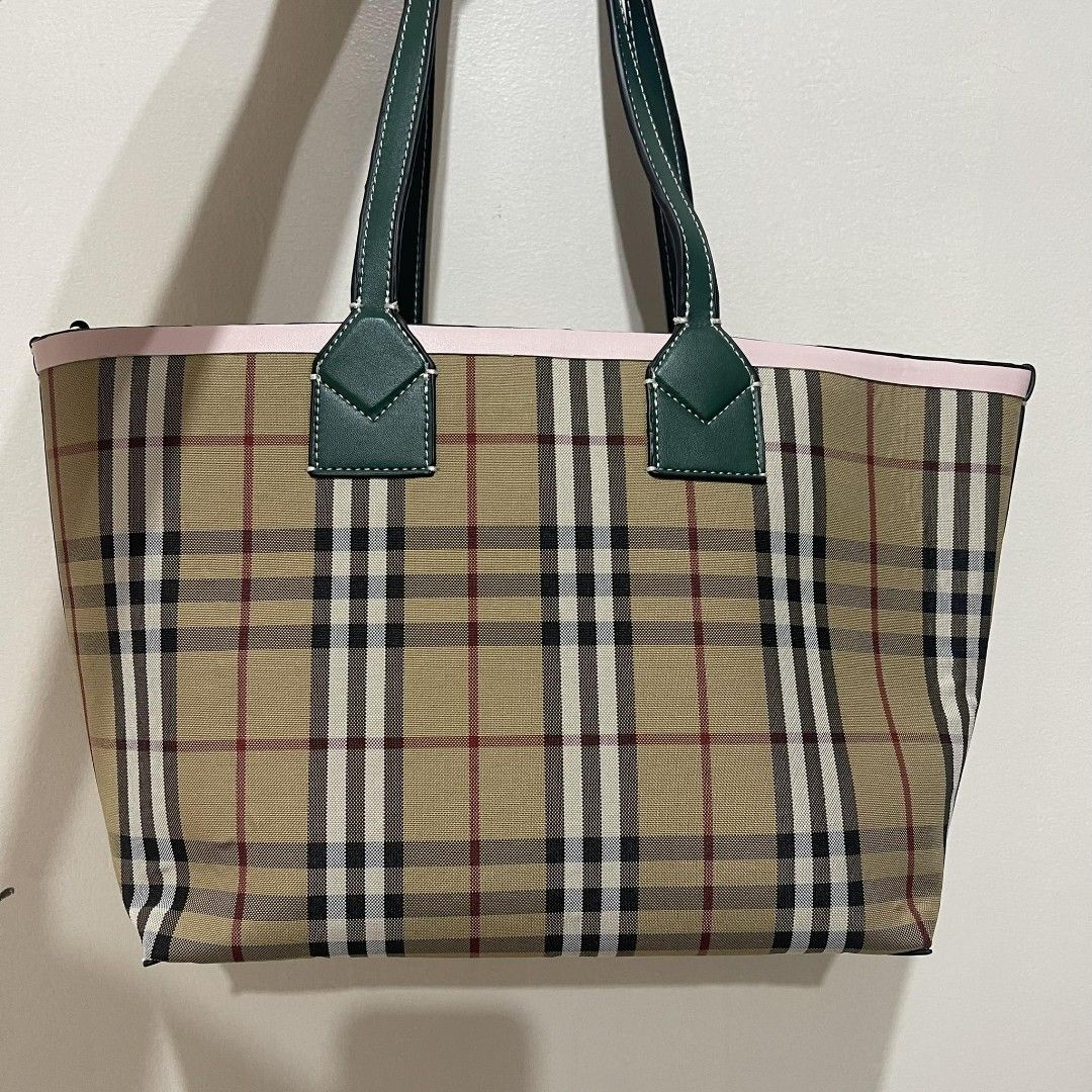 Burberry Check Large The Giant Reversible tote on Carousell