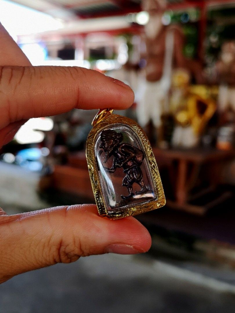 Chuchok LP Daeng 1st Batch BE2555, Hobbies & Toys, Religious Items on ...