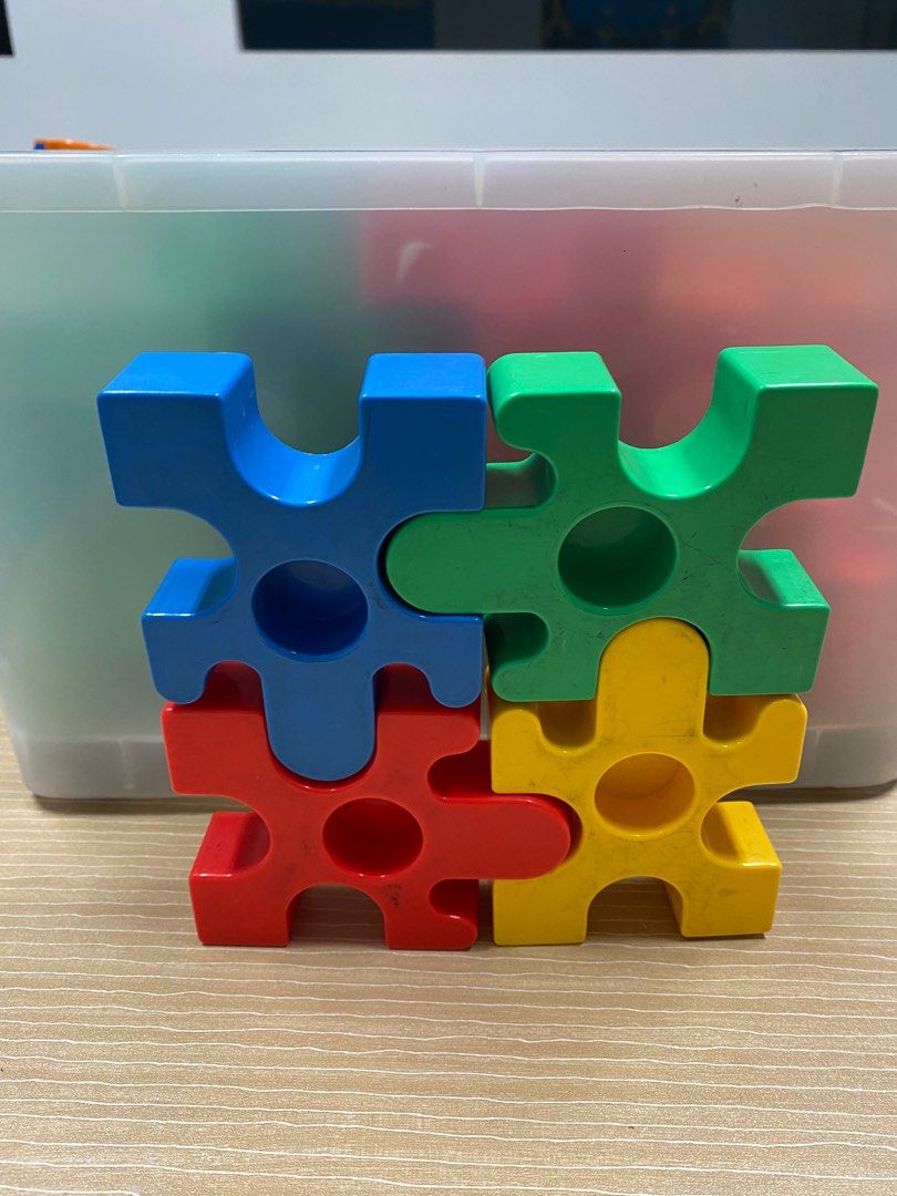 Connecting Blocks, Hobbies & Toys, Toys & Games on Carousell