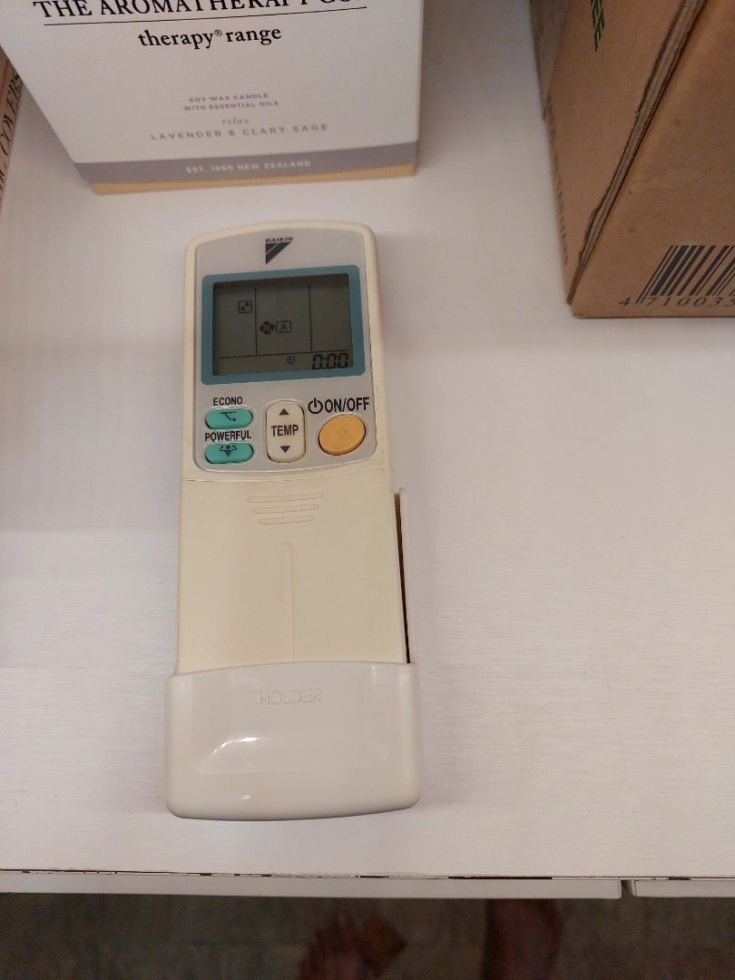 DAIKIN Original Aircon Remote Control w BN holder, TV & Home Appliances ...