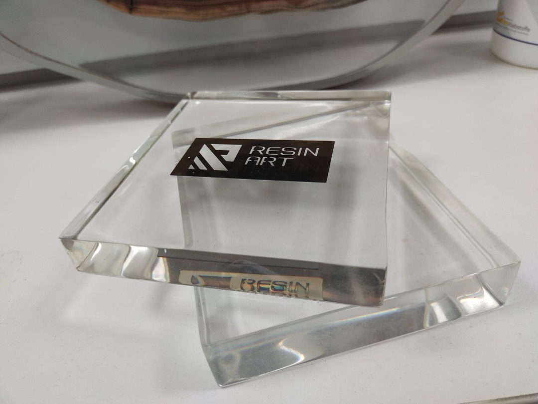 Deep Resin casing | Coporate gift preservation memorabilia, Business ...