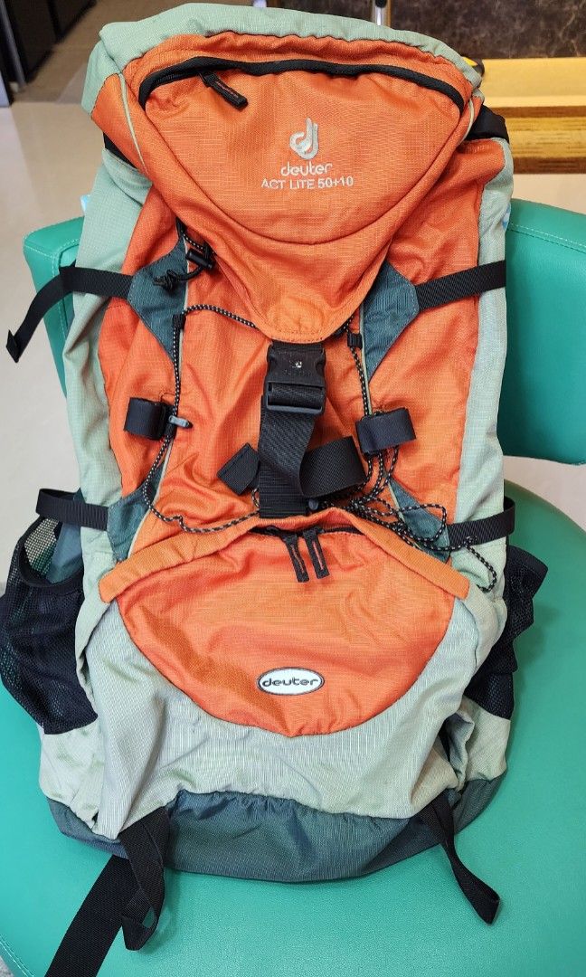 Deuter Backpack, Men's Fashion, Bags, Backpacks on Carousell