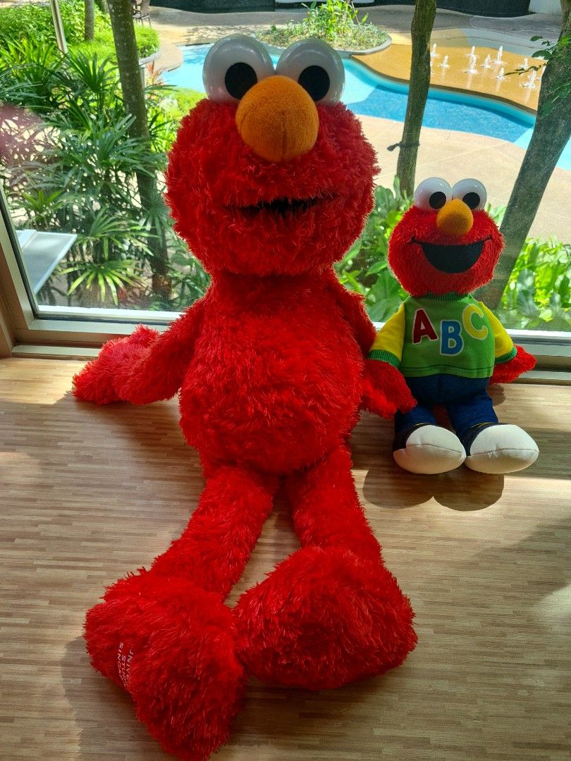 Elmo stuffed toys, Hobbies & Toys, Toys & Games on Carousell
